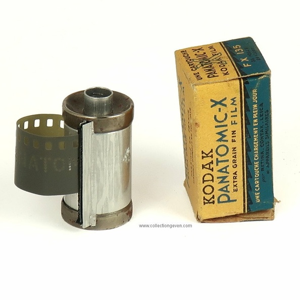 Boîte carton, cartouche 135 et film exposé de Kodak Panatomic-XMarque ...